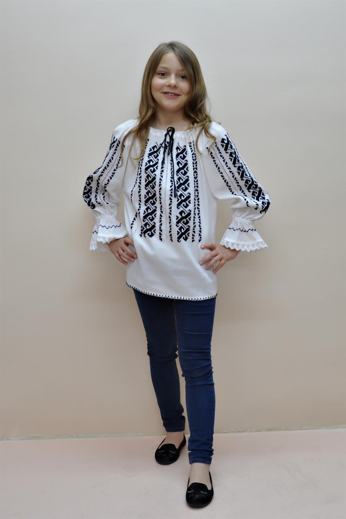 Ie fetite Larisa calitate Superioara